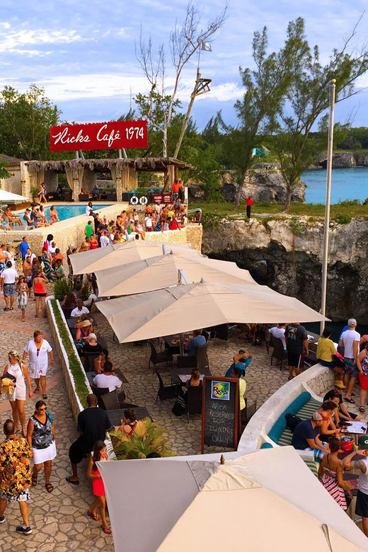 Montego Bay: Negril Beach and Rick's Cafe Sunset Tour: Negril Beach and ...