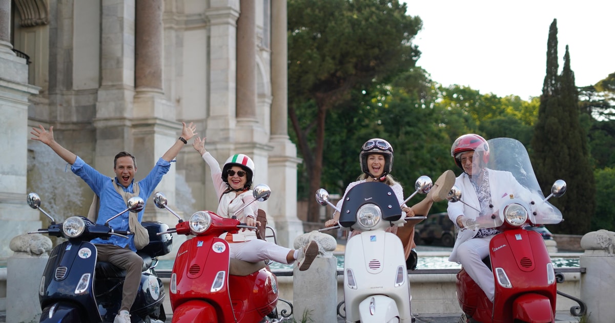 Roma: Vespa Scooter ile Fotoğraf Turu | GetYourGuide