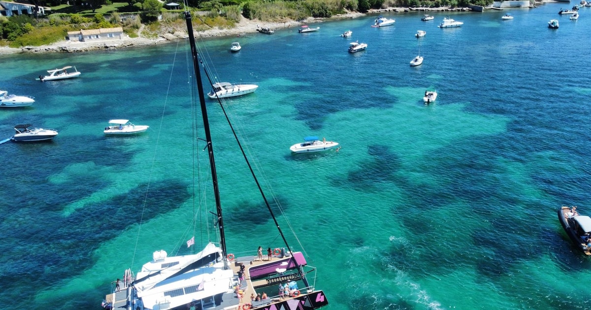 Bay of Quiberon or Morbihan gulf: Evening 2 hours navigation | GetYourGuide