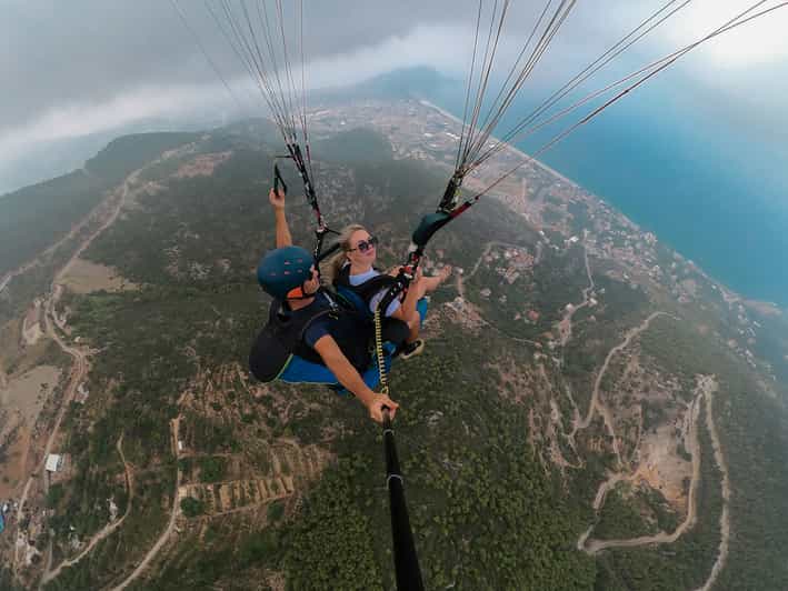 Αλεξίπτωτο πλαγιάς στην Αλάνια με παραλαβή από το ξενοδοχείο | GetYourGuide