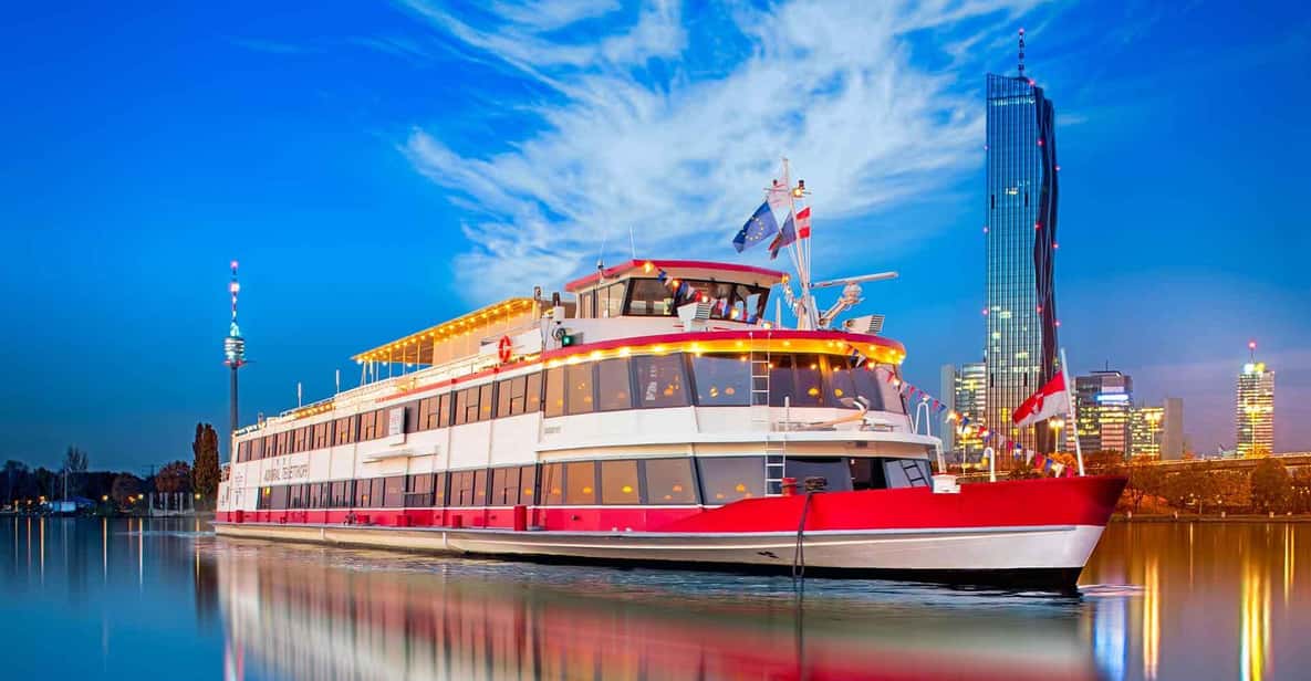 Viena: Crucero de 3,5 horas por el Danubio "Austropop" | GetYourGuide