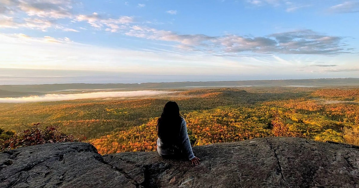 Robertson Cliffs: Where Falcons Fly Guided Hike | GetYourGuide