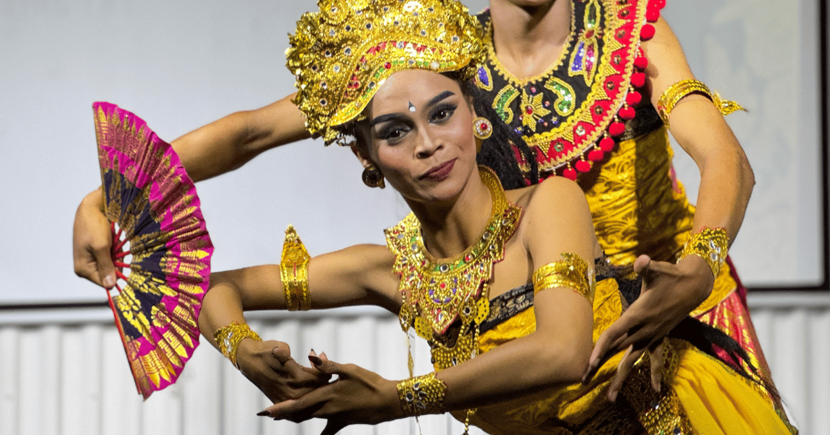 Canggu: Deaf Dancer Show with Dinner | GetYourGuide