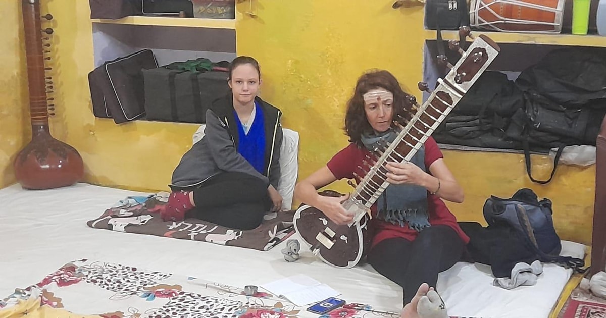 Varanasi: Music Lessons for Sitar, Tabla and Harmonium | GetYourGuide