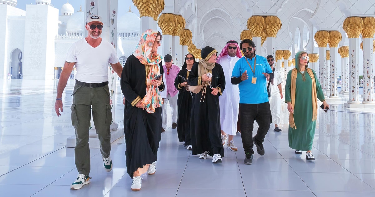 Abu Dhabi: Tour guidato a piedi alla Grande Moschea dello Sceicco Zayed ...