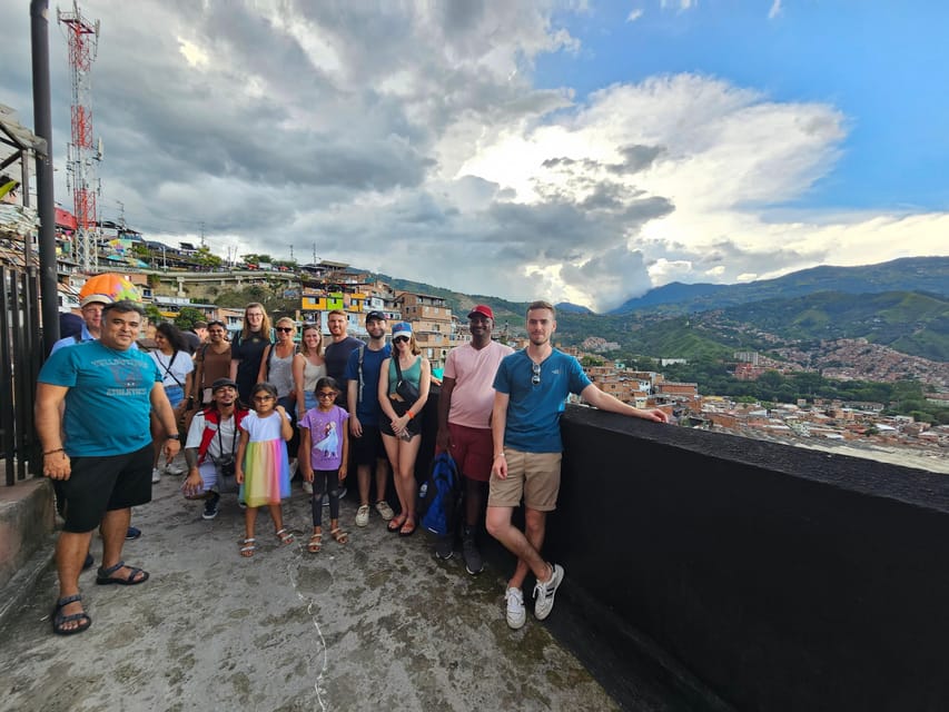 Graffiti Tour comuna 13 and cable car (made by local guides) | GetYourGuide