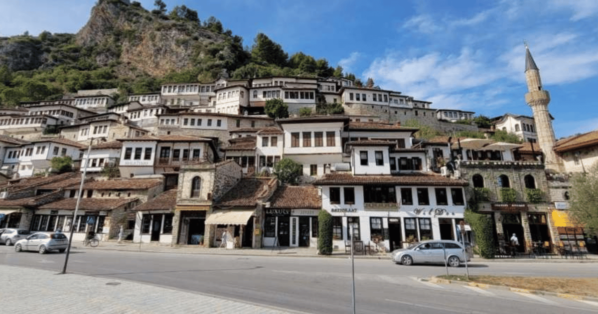 Vanuit Tirana/Durres: Berat Unesco Stad & Thana Meer Tour | GetYourGuide