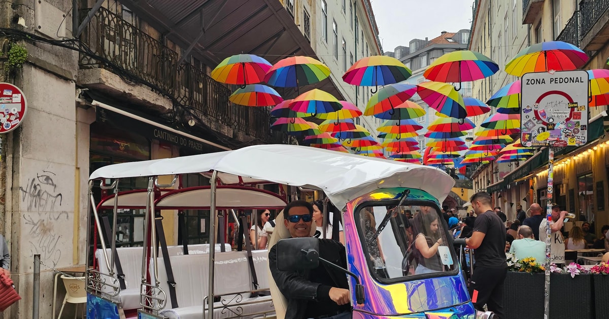 Lisbona: tour privato in tuk tuk elettrico dei sette colli | GetYourGuide
