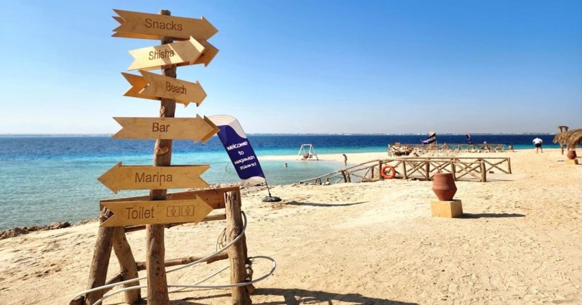 Hurghada: Magawish Island & Parasailing Tour w Buffet Lunch | GetYourGuide