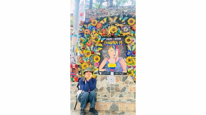 Pablo Escobar and Comuna 13 : A History of Contrasts | GetYourGuide