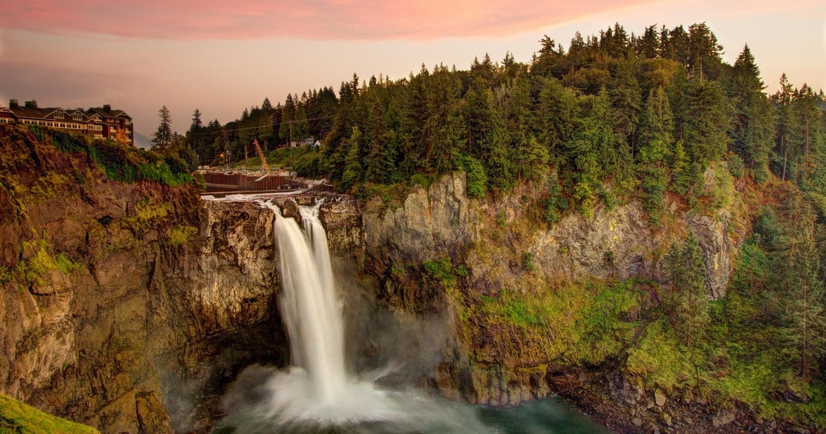 Seattle/Tukwila: Snoqualmie Falls and Leavenworth Day Trip | GetYourGuide