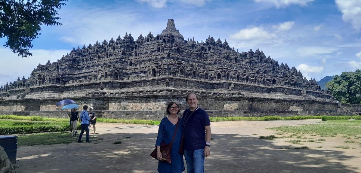Privat tur til Borobudur fra havnen i Semarang (klatring til toppen) | GetYourGuide