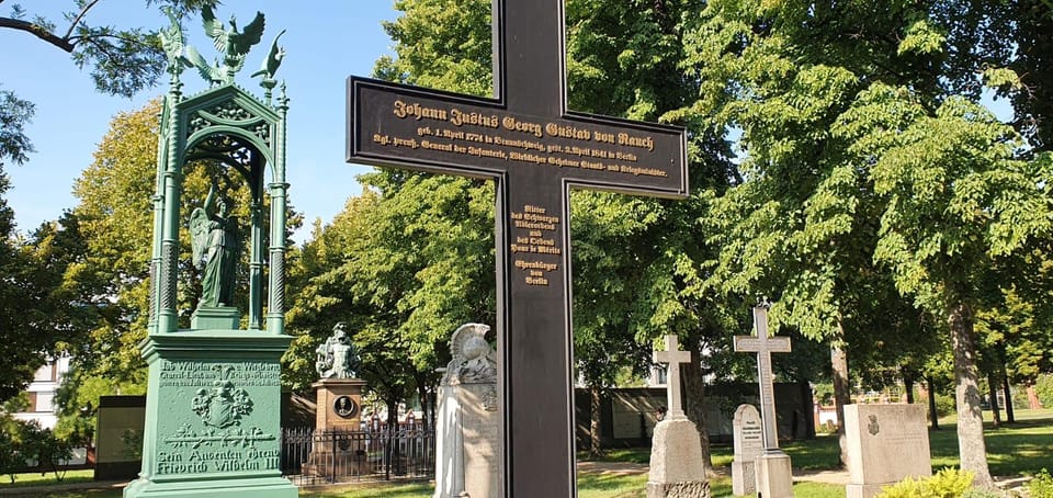 Berlin: Tour through the Invalids' Cemetery | GetYourGuide