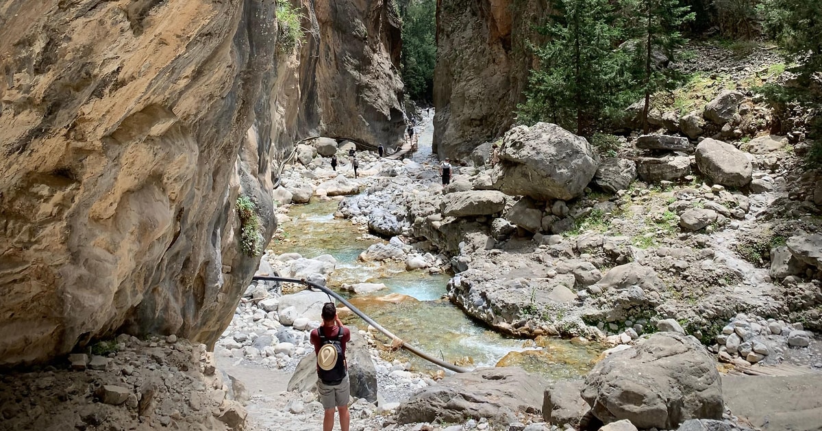 Easy Samaria Gorge Daily Tour med tre timers vandring! | GetYourGuide