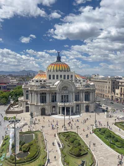 Mexican muralism with a true Art lover | GetYourGuide