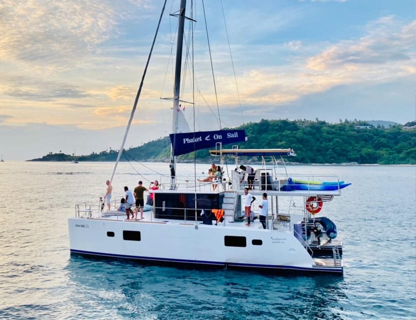 Phuket Crucero Privado al Atardecer en Yate Catamarán | GetYourGuide
