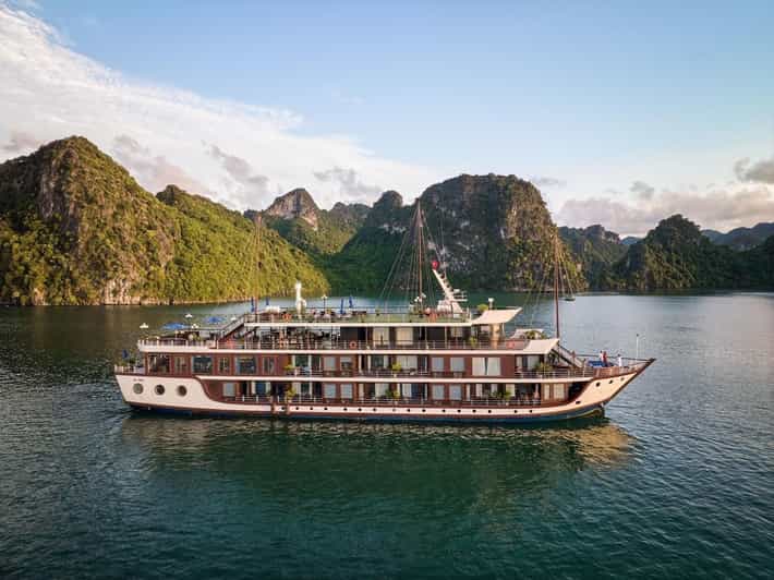 Hanoi/Port : 2-Day Ha Long & Lan Ha Bay on Luxury Cruises | GetYourGuide