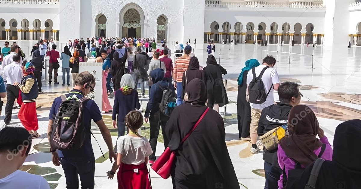 Dubai: Moscheea Sheikh Zayed și turul de vizitare a orașului de o zi ...