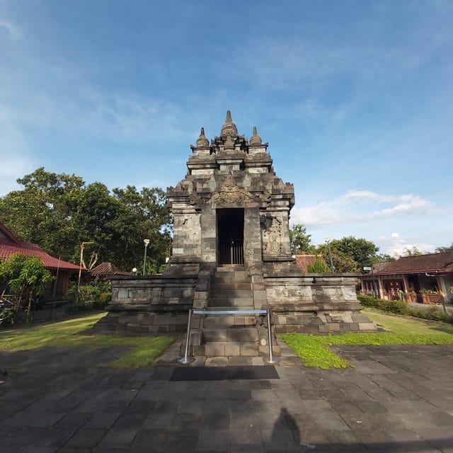 Sonnenaufgang am Punthuk Setumbu, Borobudur-Tempel, Mendu & Pawon ...
