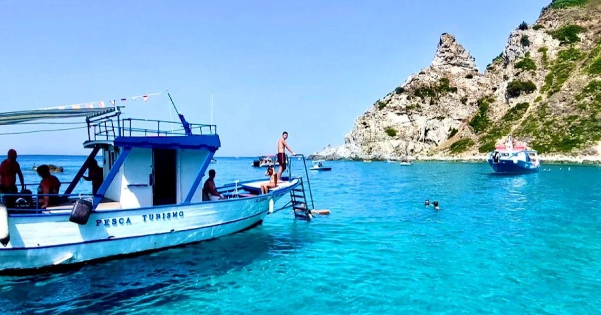 Tropea Capo Vaticano: Bådtur med aperitif og stop til badning ...