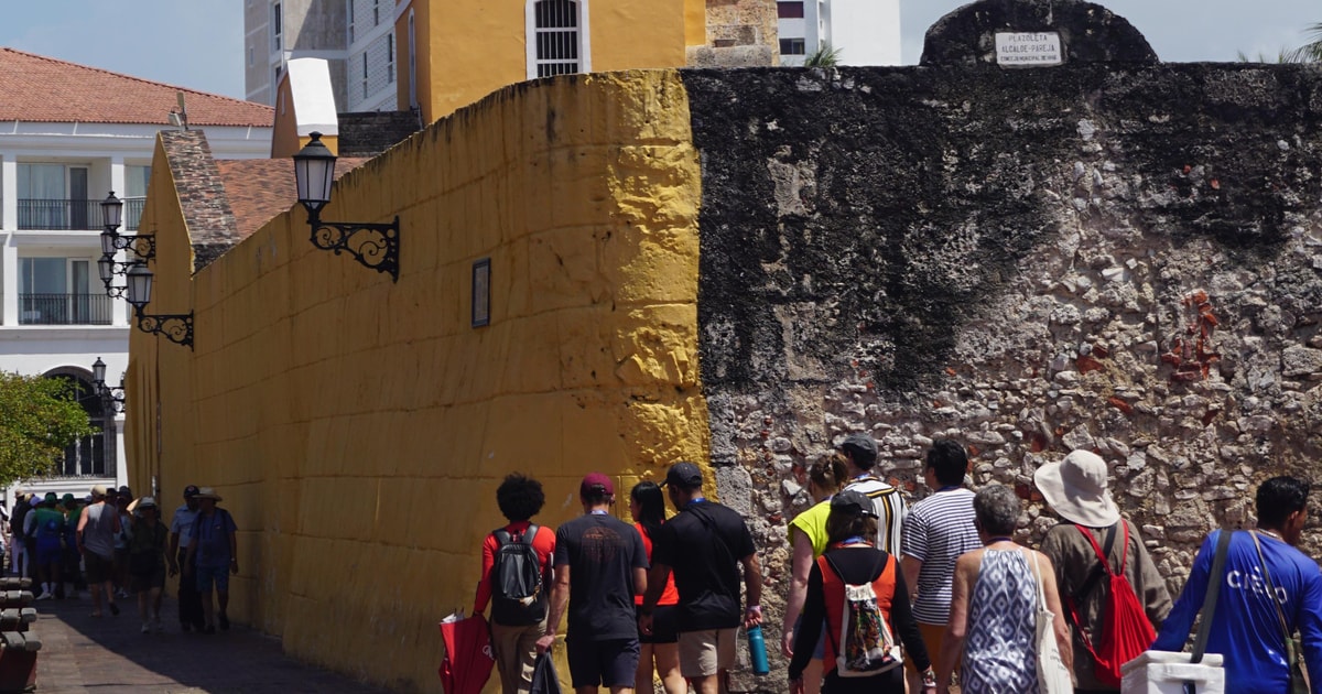 Wspólne zwiedzanie Starego Miasta w Kartagenie z bezprzewodowym ...