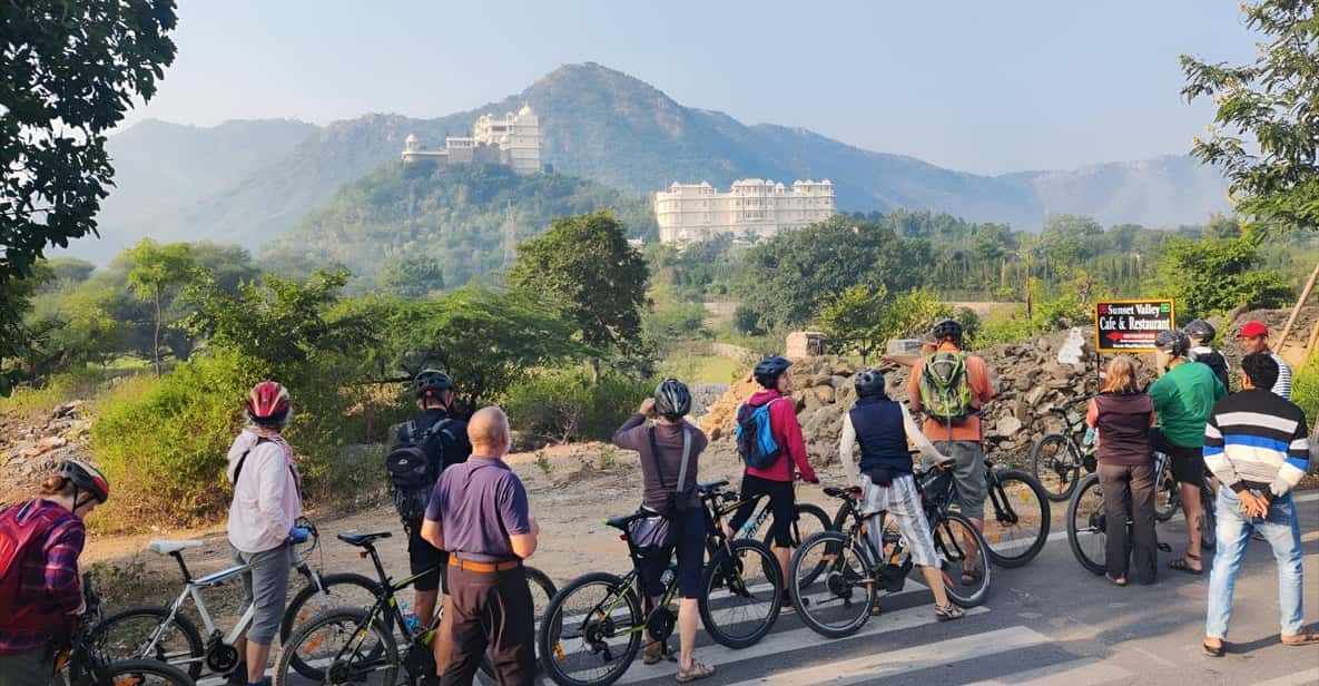 Udaipur: Privé fietstocht langs het meer met versnaperingen | GetYourGuide