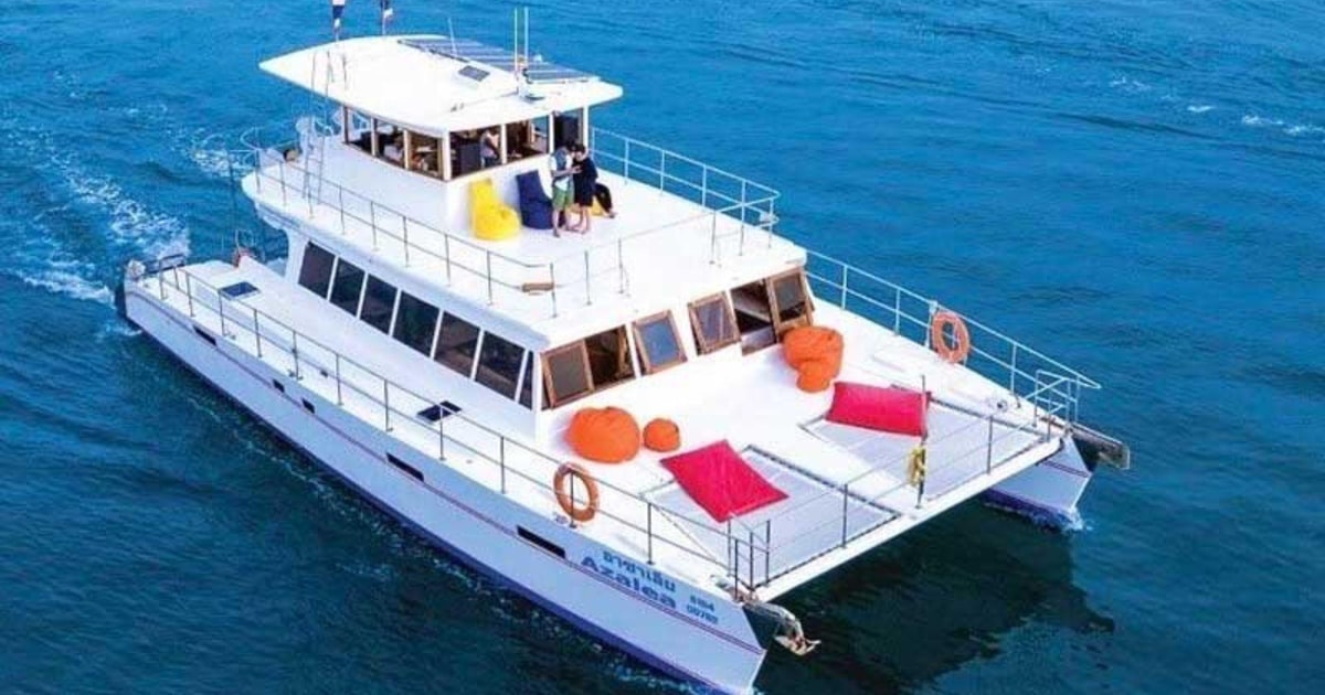 Phuket: Snorkeling all'isola dei coralli e crociera in catamarano al ...