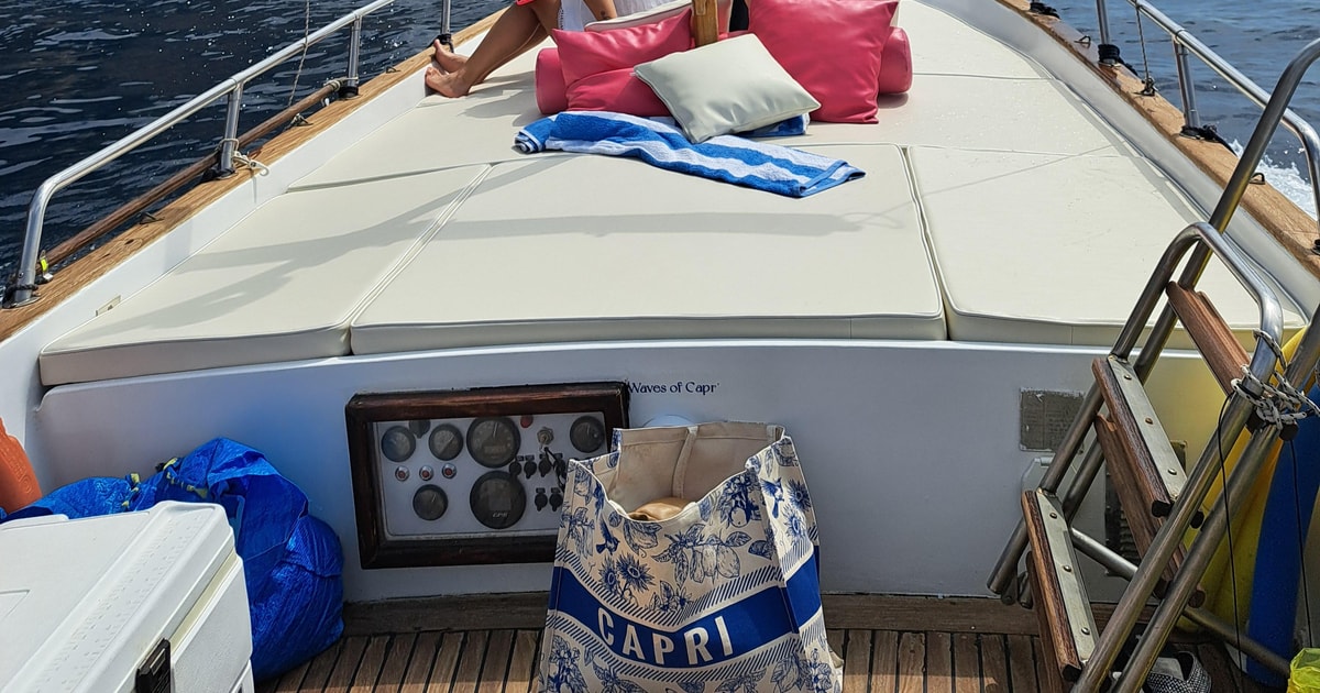 Tour in barca alla scoperta di Capri 4 ore | GetYourGuide
