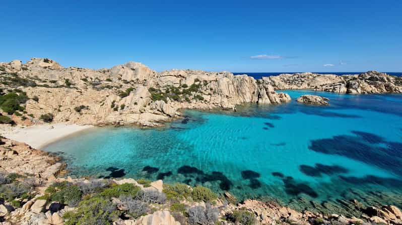 Caprera: Vandring til Cala Coticcio med aperitiff | GetYourGuide