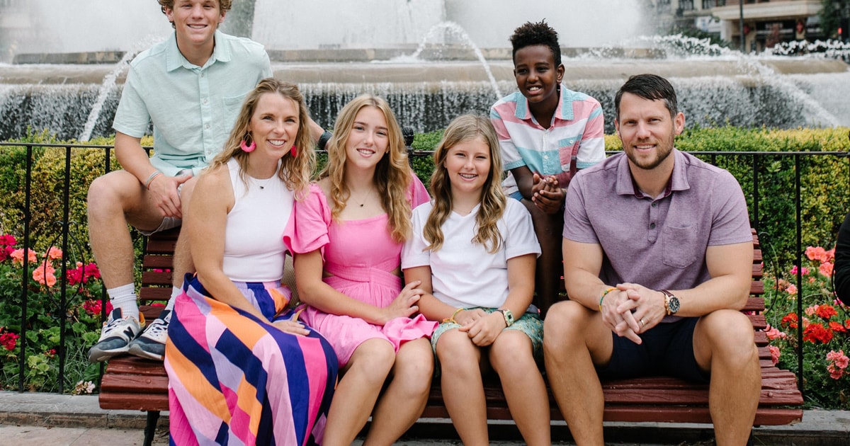 Valencia Old Town pro photoshoot | GetYourGuide