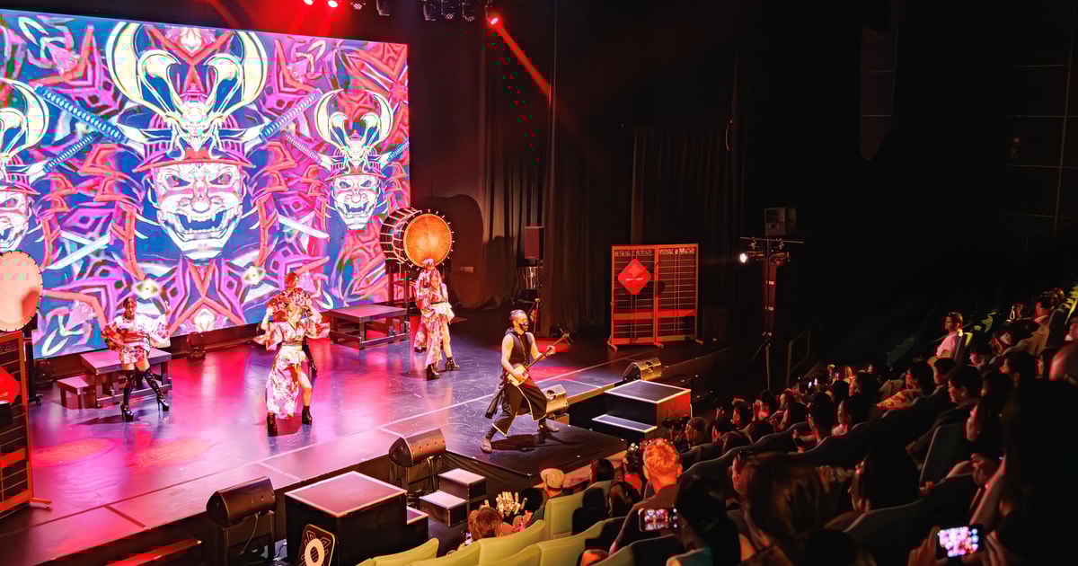 OSAKA NIGHT FUSION Japanese Taiko Kabuki Samurai Dance Show | GetYourGuide