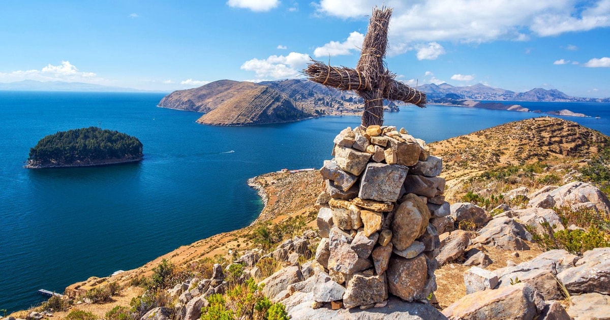 プーノ発 | チチカカ湖の双胴船で太陽の島へ | GetYourGuide