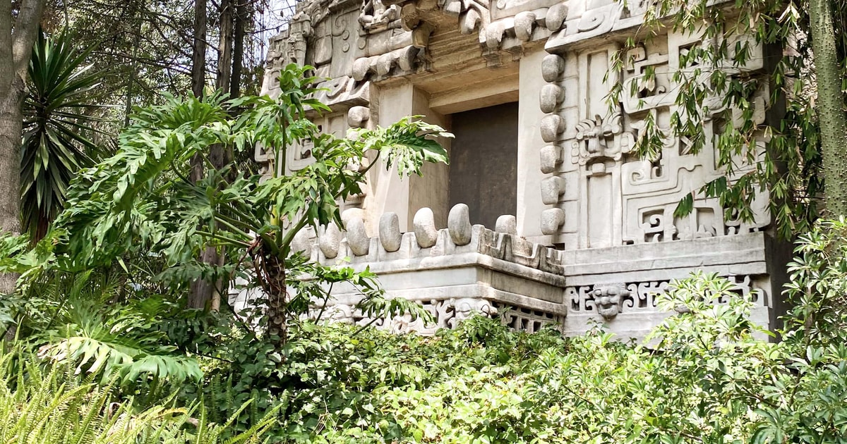 Tour of Chapultepec Castle and the Anthropology Museum in CDMX ...