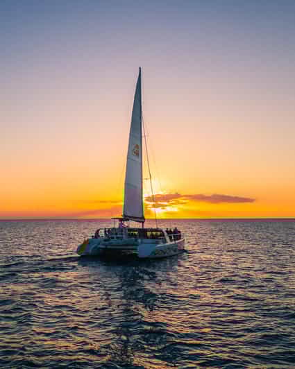 Simpson Bay: Bubbly Sunset Cruise with Prosecco & Snacks | GetYourGuide