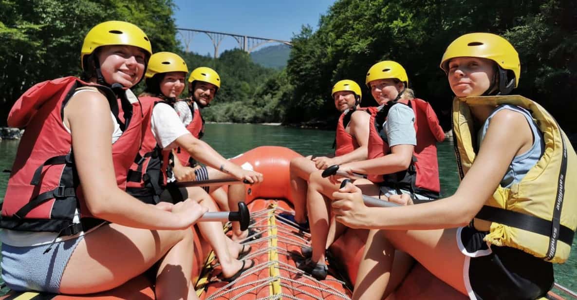 PUENTE DE TARA: Excursión de rafting por el río Tara con traslado en ...