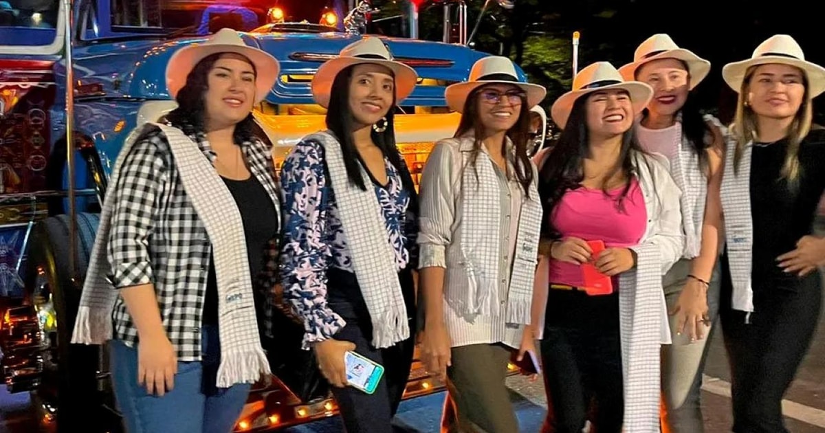 Chiva Rumbera w Medellin | GetYourGuide