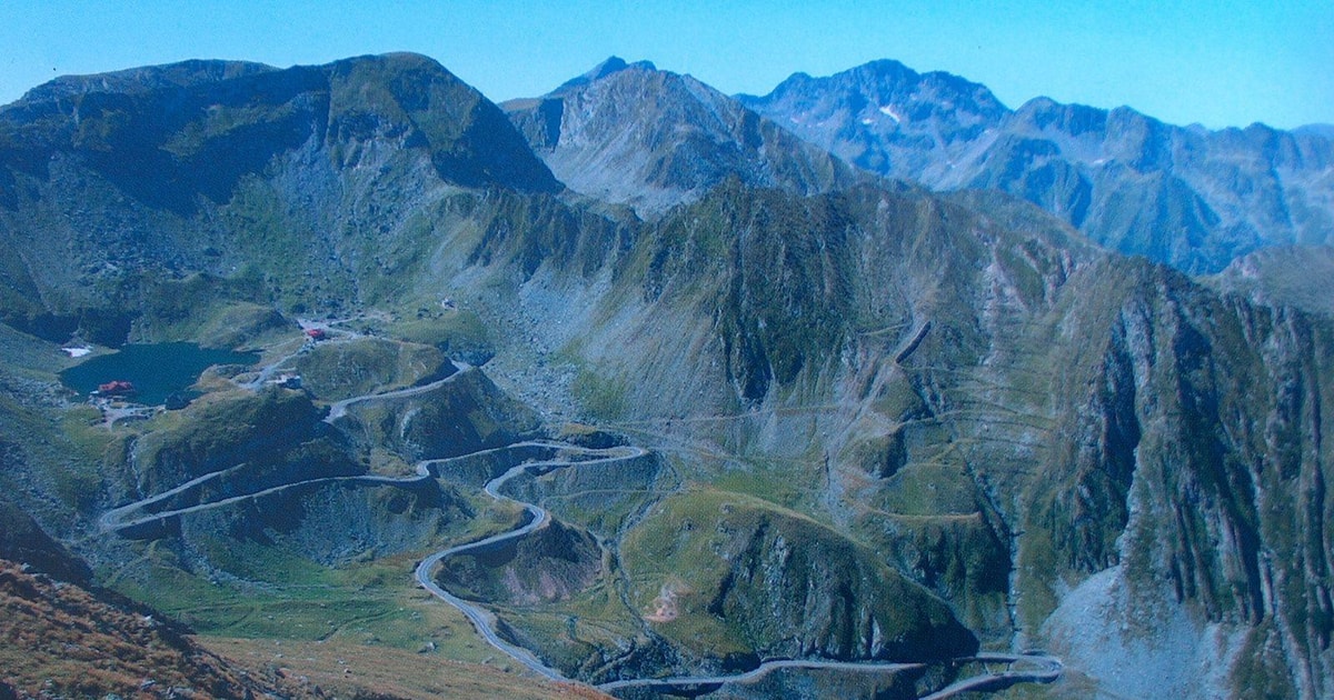 Transfăgărășan - najbardziej spektakularna trasa w Rumunii. | GetYourGuide Transfăgărășan - najbardziej spektakularna trasa w Rumunii. | GetYourGuide