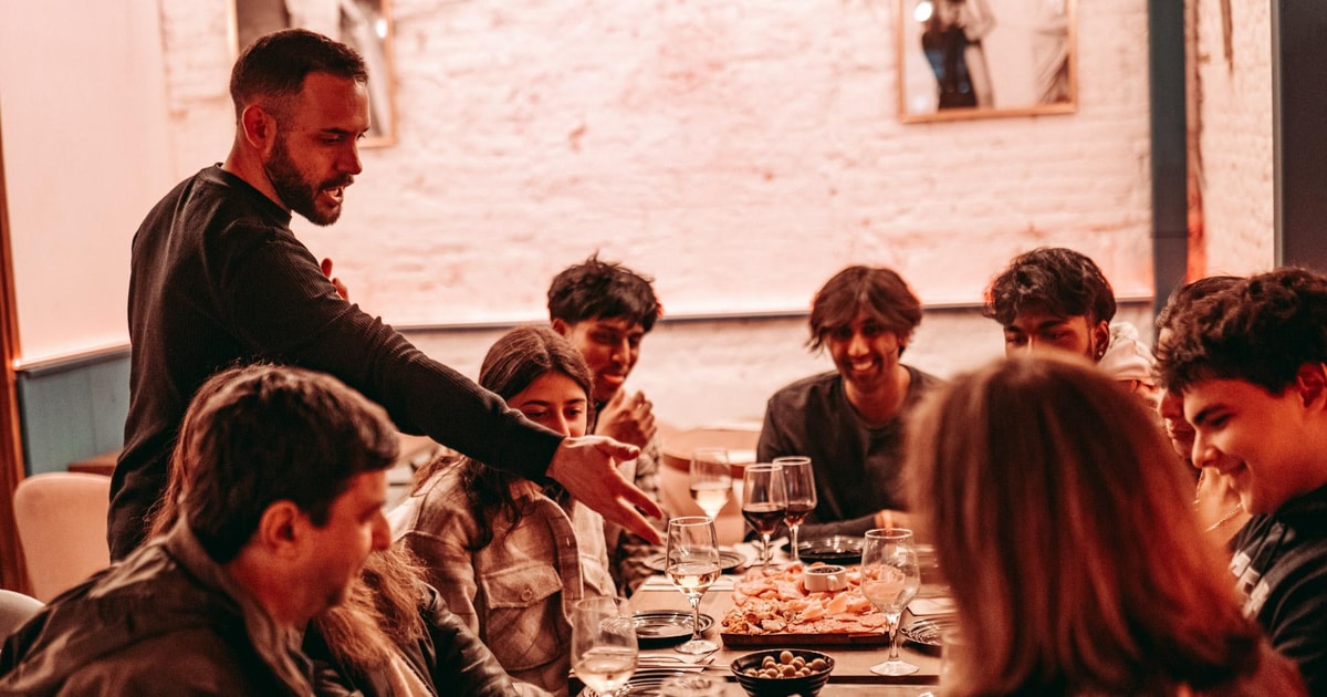 Barcelona: Tipsy Tapas & History Tour in the Gothic Quarter | GetYourGuide