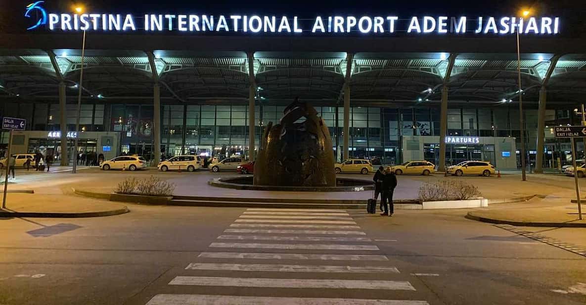 Pristina Stadtzentrum nach Pristina Internationaler Flughafen ...