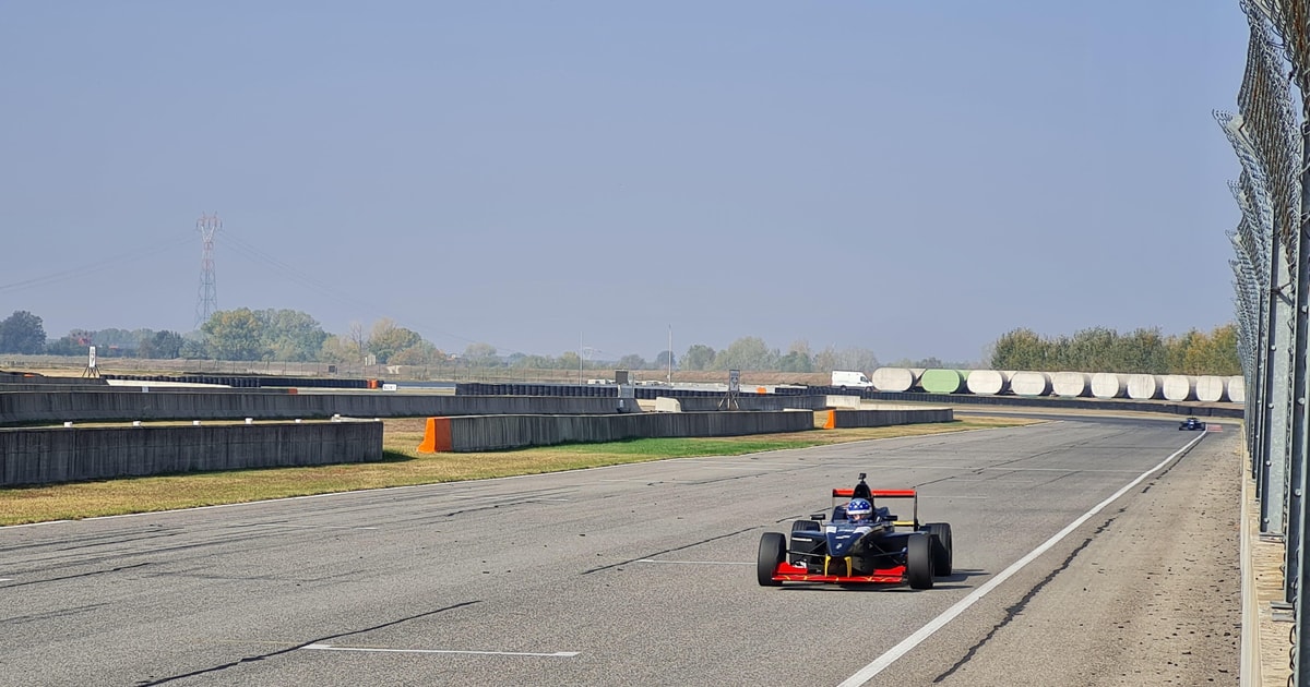 Experiência de corrida com um carro de fórmula em pista rápida | Milão ...