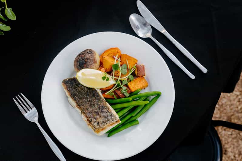 Longreach: Smithy's Outback Dinner and Show | GetYourGuide