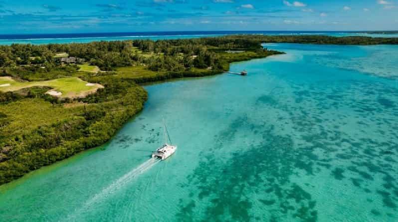 Ile Maurice : Croisière en catamaran sur l'Ile Aux Cerfs avec déjeuner ...