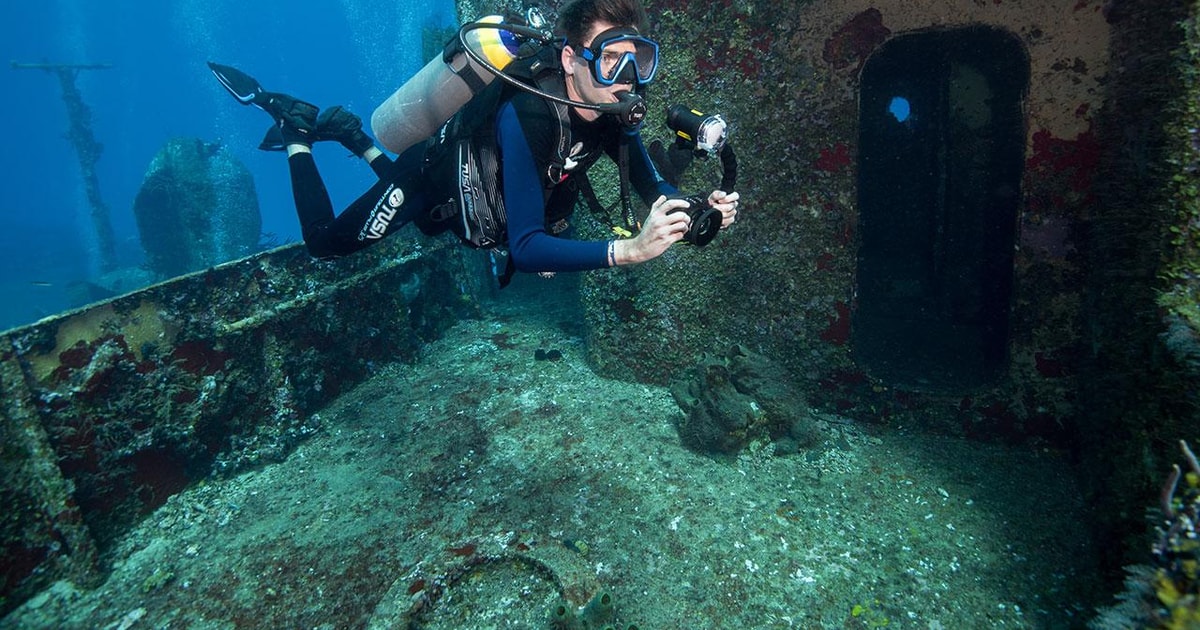 Miami Beach: Geführter 2-Tank-Tauchgang zum Riff und Wrack | GetYourGuide