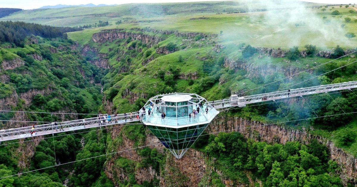Explorez le canyon de Dashbashi et le spectaculaire pont de diamant ...