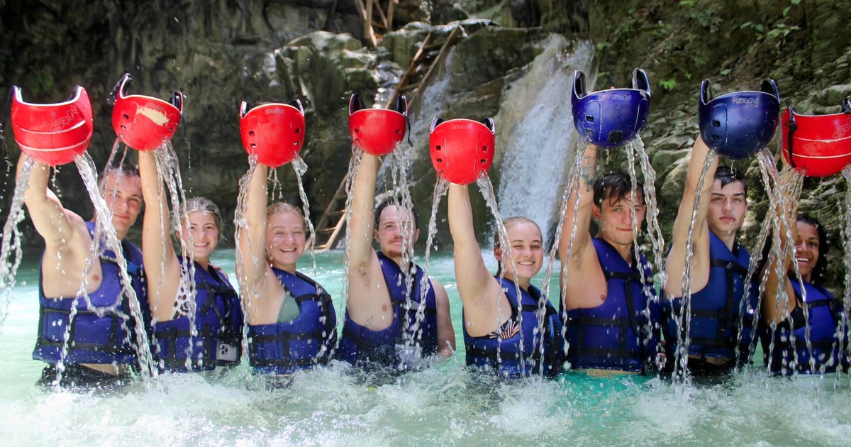 Cala Ámbar-Bahía Taína 7 Cascadas Damajaguas + Comida Local. | GetYourGuide