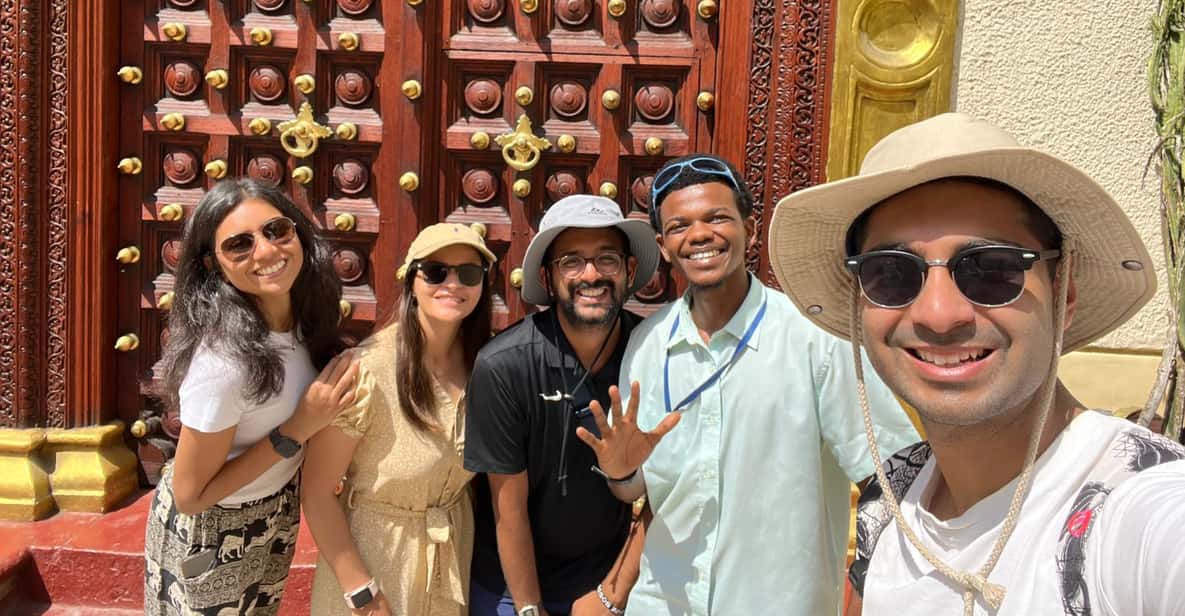 Explore a cidade de Stone Town com o Guia Ally Zanzibar | GetYourGuide