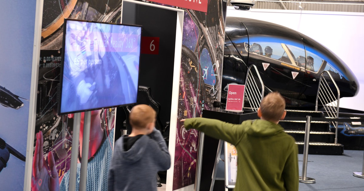 Midlands: Spitfire 360° VR Experience | GetYourGuide