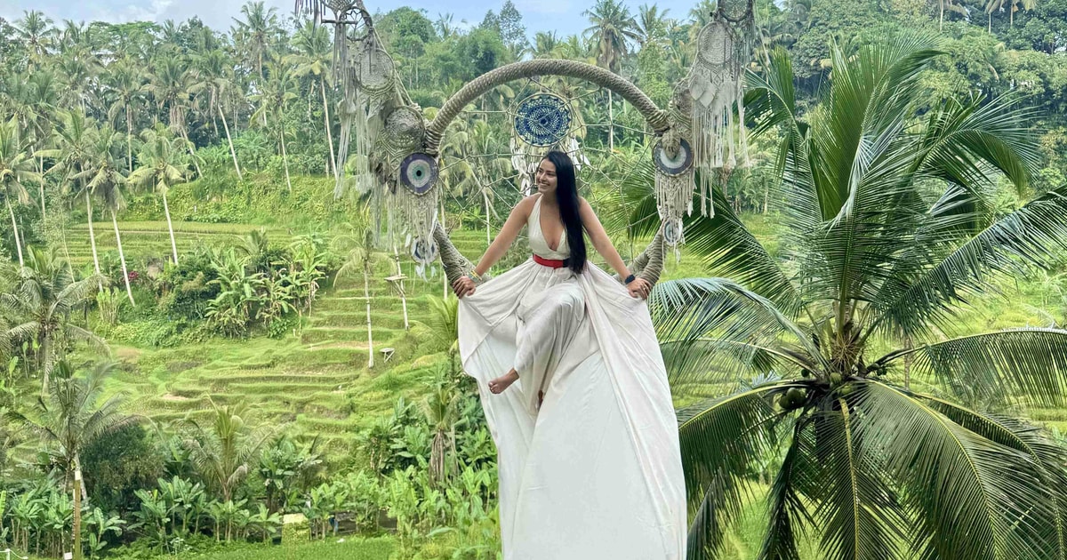 Bali: Ubud Swing, Zipline, SkyBike in een privérijstterras | GetYourGuide