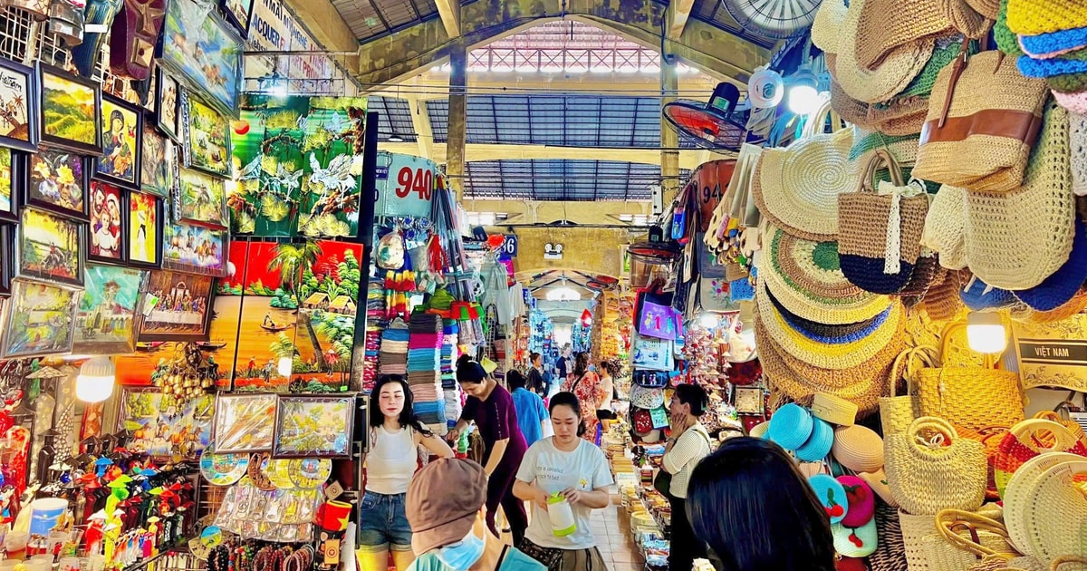 Ciudad de Ho Chi Minh: Tour de Compras con Guía Local | GetYourGuide