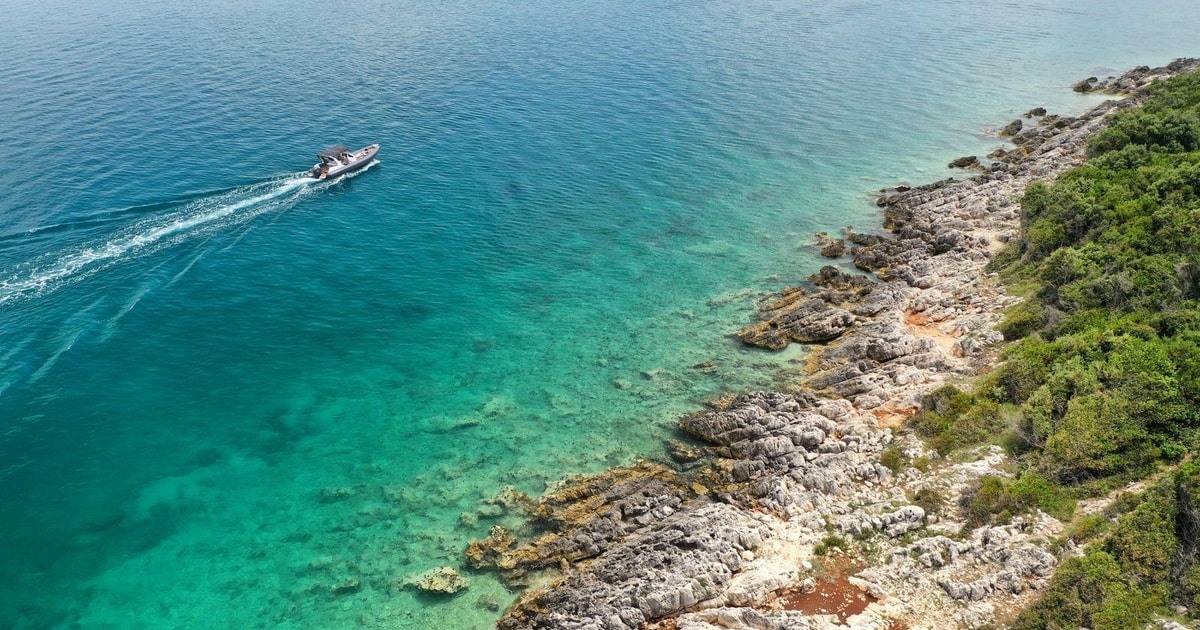 Magisch Sazan eiland, Haxhi Ali grot, Karaburun penisula | GetYourGuide